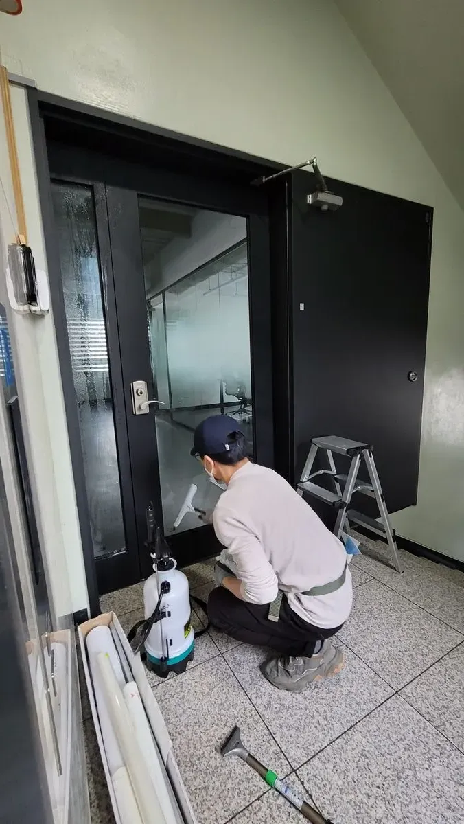 그라데이션시트 레터링 조합시공 Feelgo 숨고 숨은고수