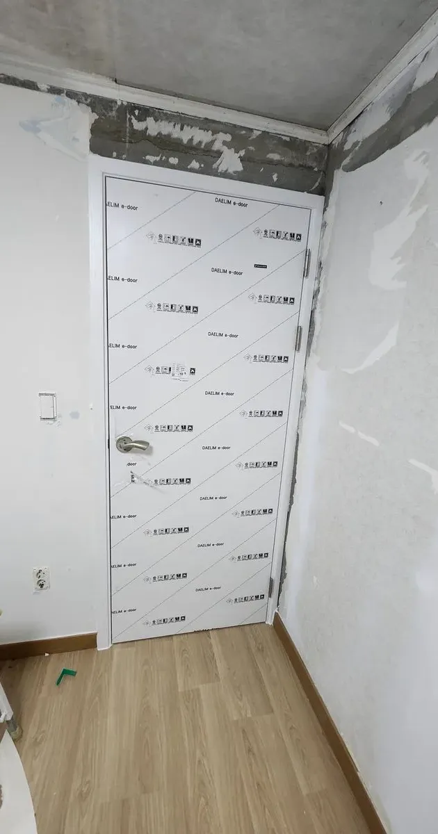 구포현대아파트25평대 도어교체 Tg건업 숨고 숨은고수