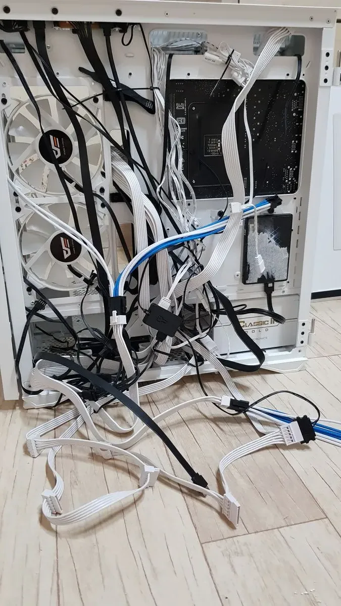 3열 수랭 장착feat화이트 모든 컴퓨터 숨고 숨은고수
