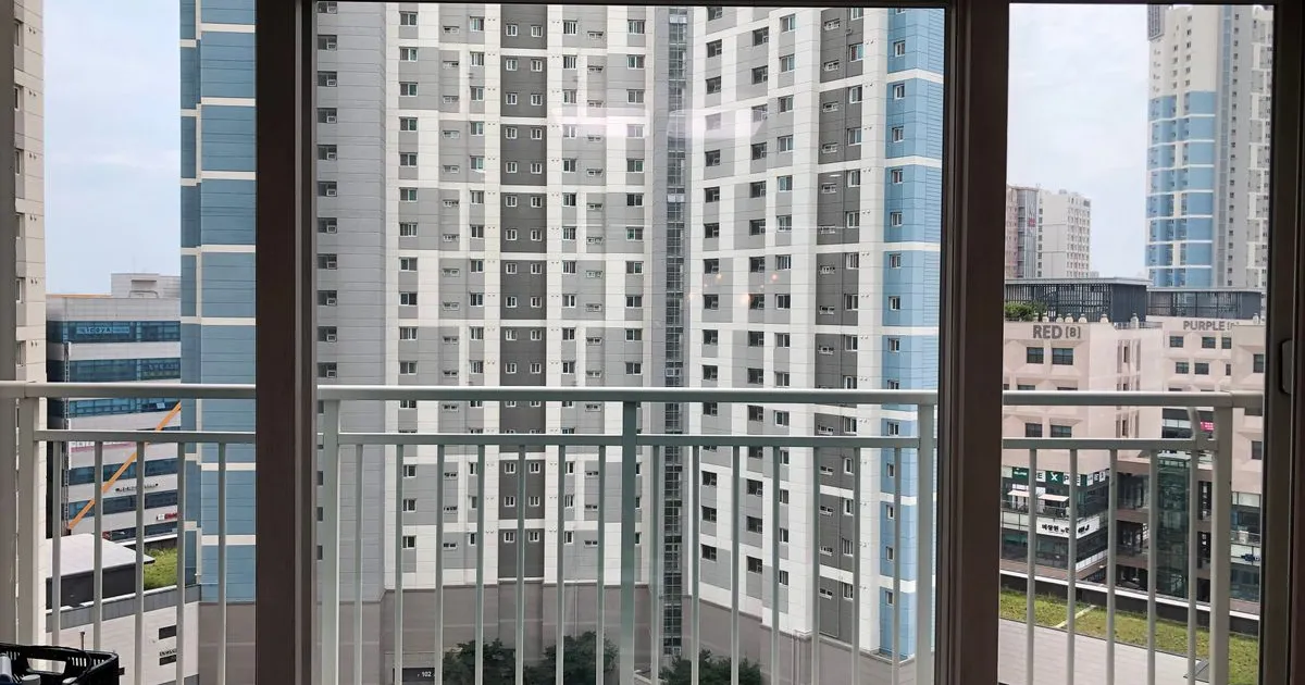 배곧 호반써밋c1 거실창 작업사진 깨끗한하루 숨고 숨은고수