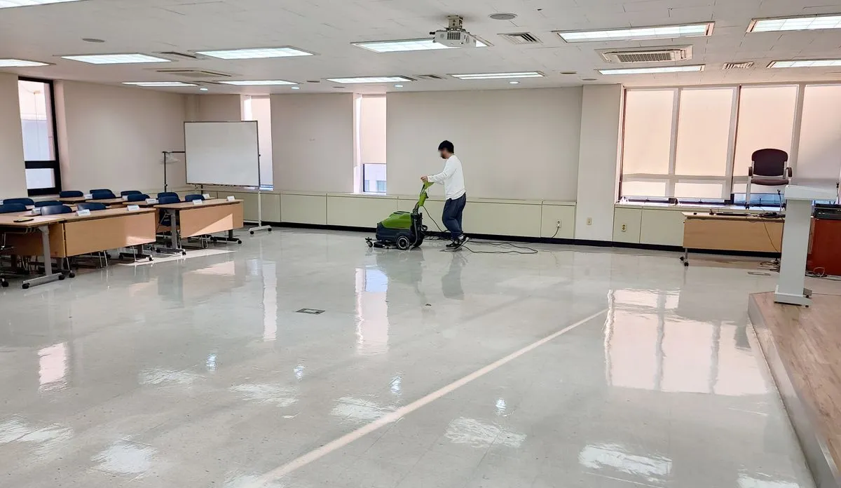 강당회의실 바닥청소 리치크린 숨고 숨은고수