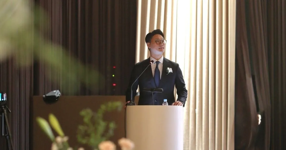 젠틀한 사회자의 진중한 사회 진행 결혼식 전문사회 정구윤 숨고 숨은고수