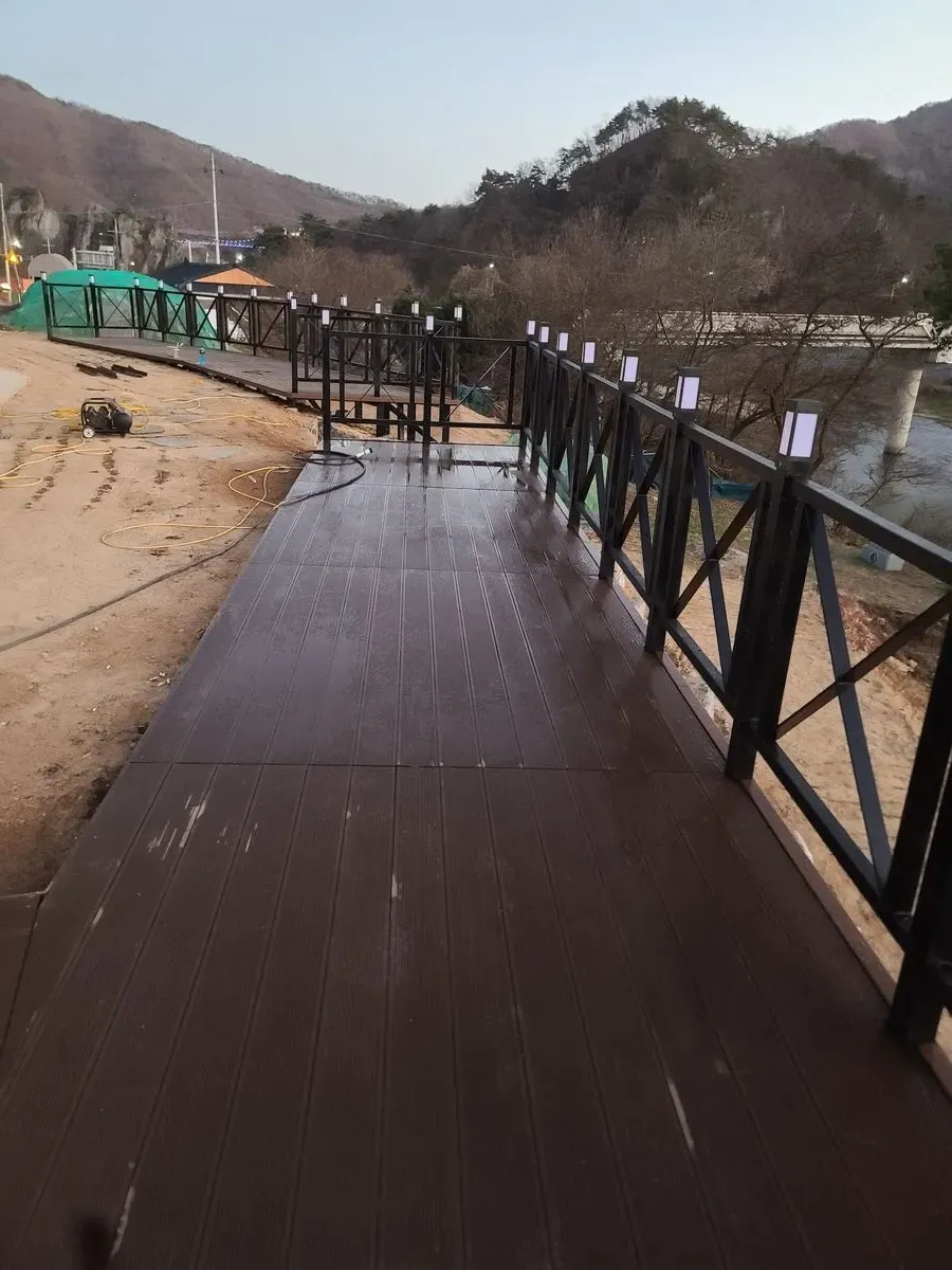 충주 까페 합성데크난간시공 포레우드 인테리어 숨고 숨은고수