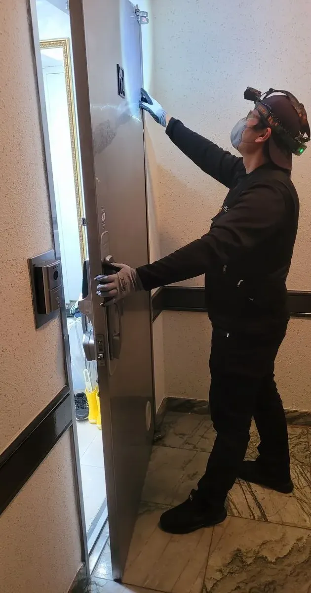현관문수리입니다 뚝딱브로스 숨고 숨은고수