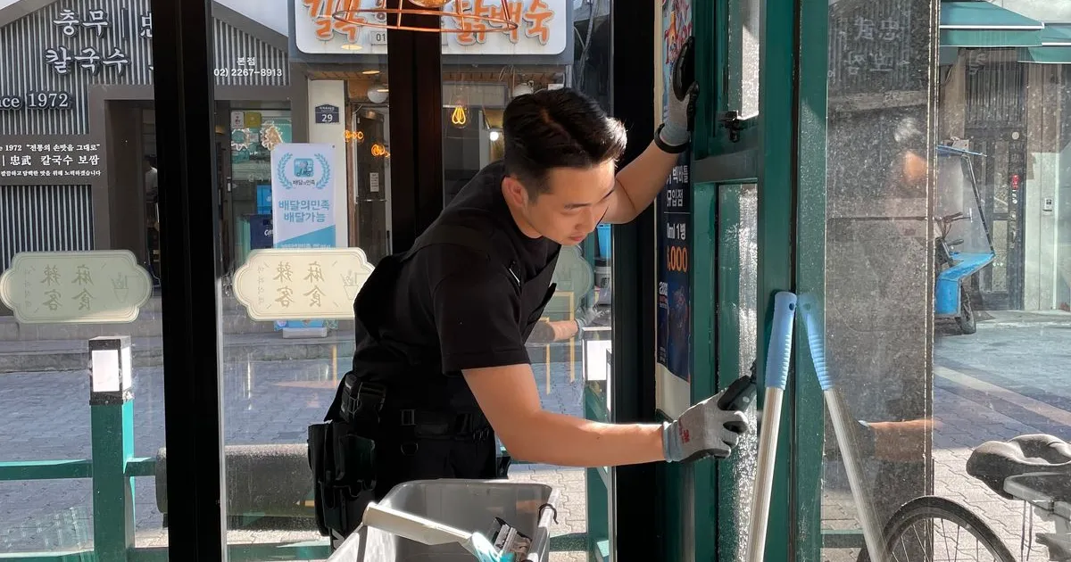 음식점 유리창 청소내외부 반짝한 남자 숨고 숨은고수
