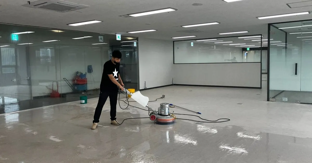 여러 작업 현장ㆍ주로 오피스쪽으로 작업을 진행하구있음 클린서비스 숨고 숨은고수