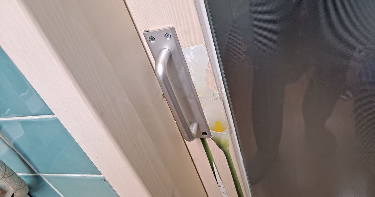 닫히지 않는 문 수리 조영진 숨고 숨은고수