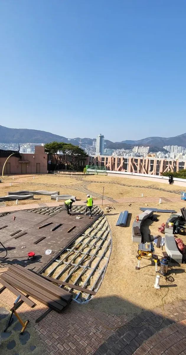 부산 롯데백화점 광복점 옥상 데크시공 해빛산업 합성데크 시공 전문 업체 숨고 숨은고수