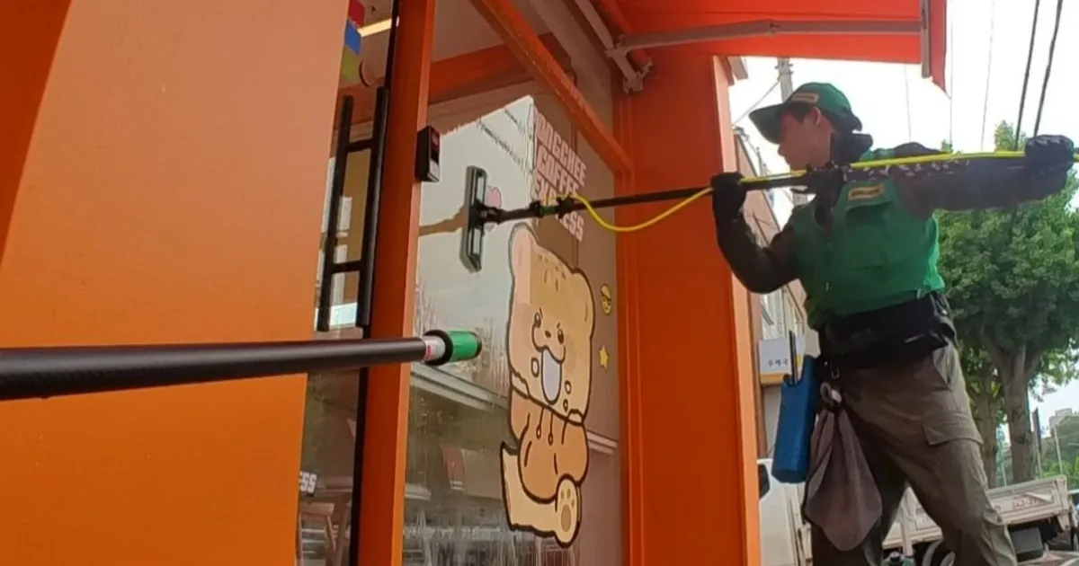 퐁치카페 1층상가 유리창청소 글라스핫도그클린 숨고 숨은고수