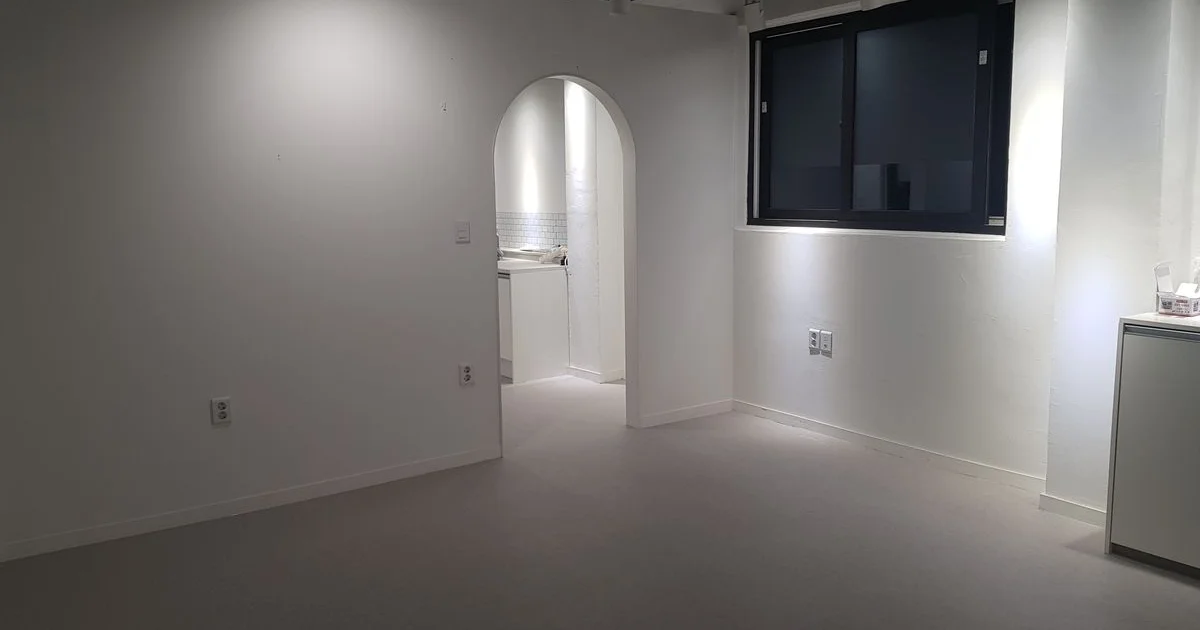 울산 피부관리실 바닥재 And 기타 마감 시공 셀프하우징 데코타일and조명인테리어목공선반건조대설치 숨고 숨은고수
