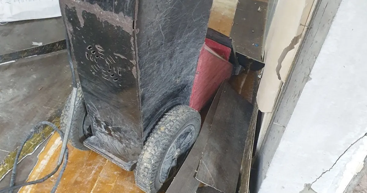마루 철거와 샌딩 작업 이균행 숨고 숨은고수
