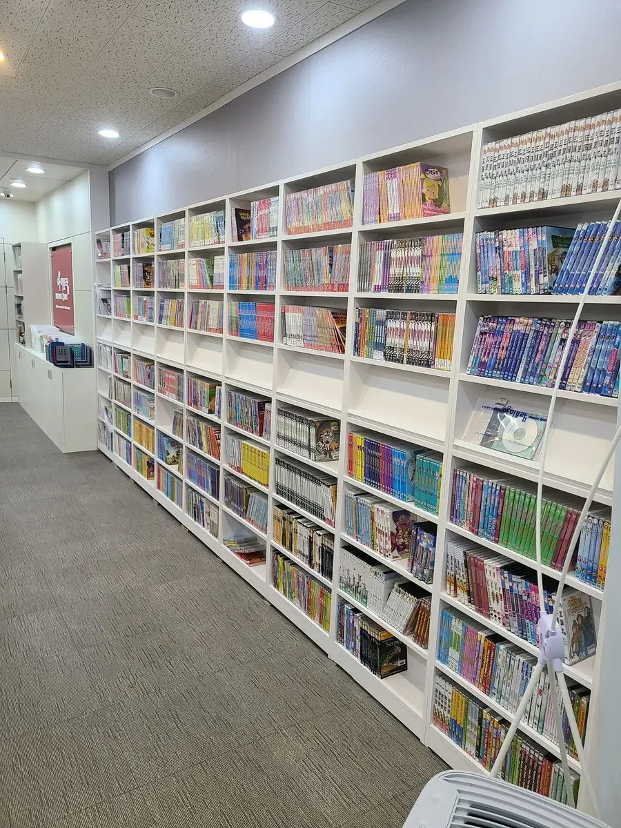 영어학원 Dvd 진열장 필름시공 리안종합인테리어 숨고 숨은고수