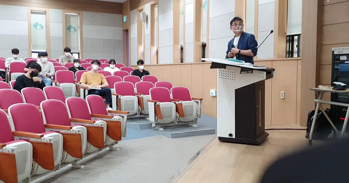 Oo대학 졸업반 대상 자소서 면접 대면 강의 논리적인 사고와 커뮤니케이션 숨고 숨은고수