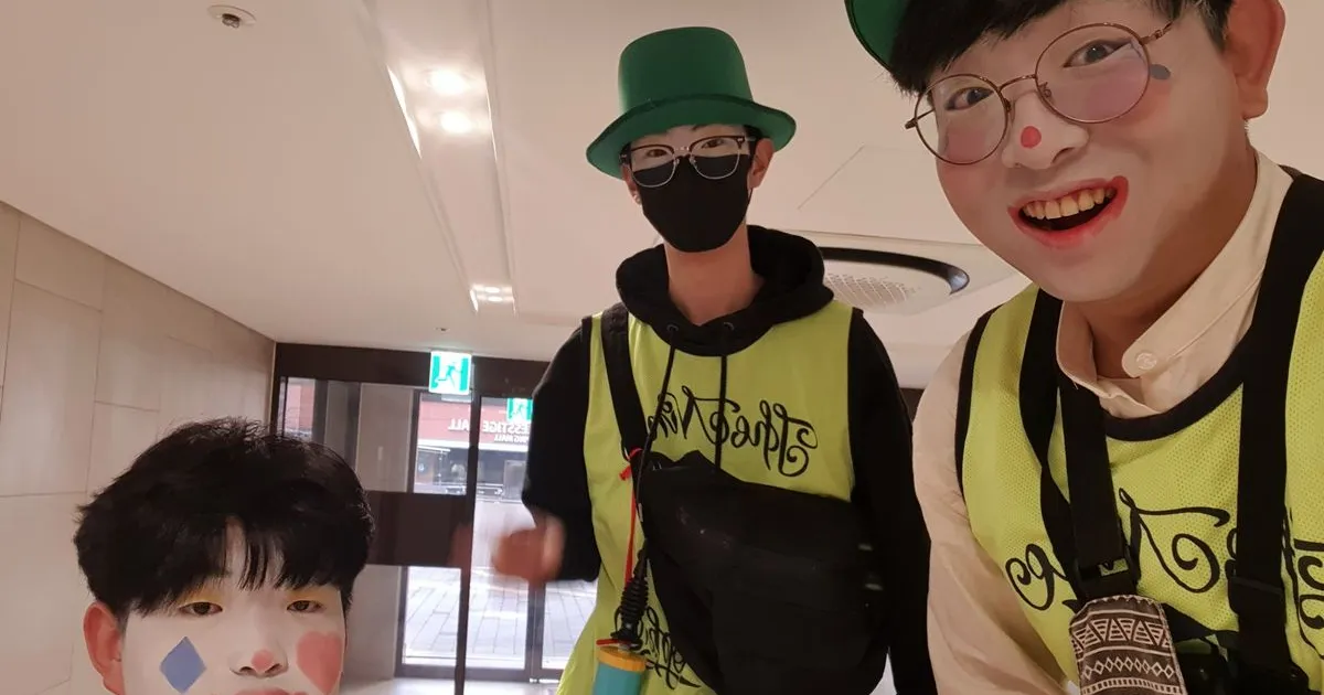 래미안 삐에로 1명 And 키다리삐에로 2명 심스타운의 이벤트 스토리 숨고 숨은고수