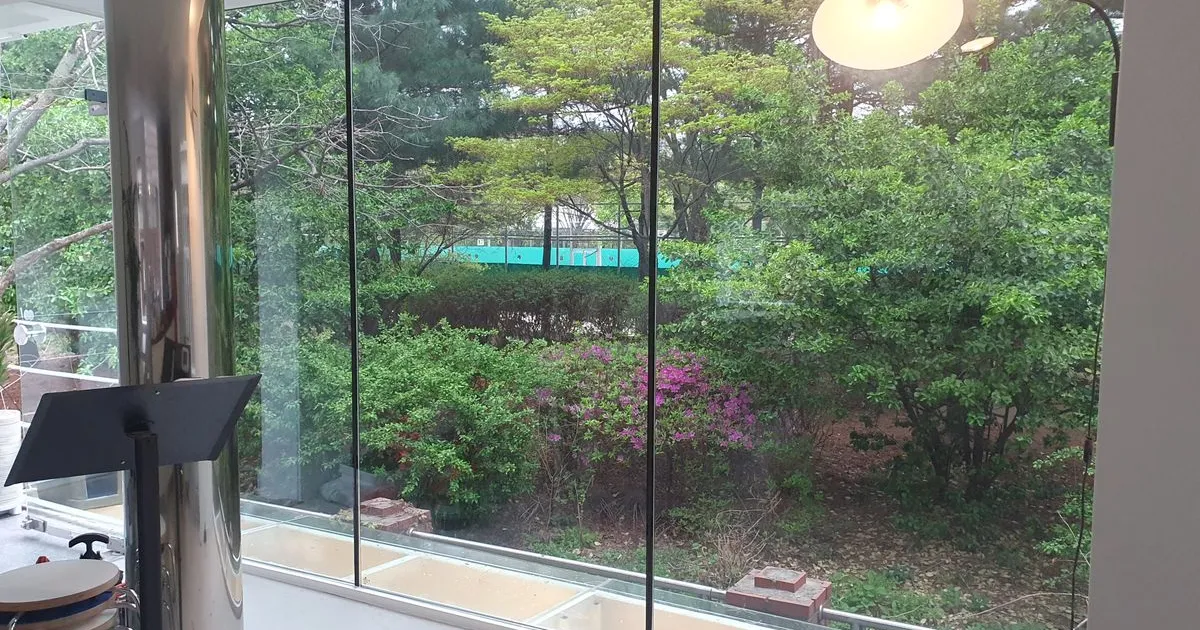 성수동 카페 통유리 열차단 사생활보호 필름 시공 김현진 숨고 숨은고수
