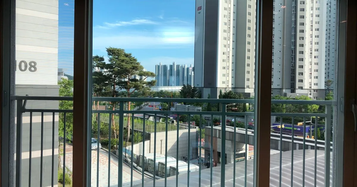 배곧 중흥s클래스 30평 거실창 깨끗한하루 숨고 숨은고수