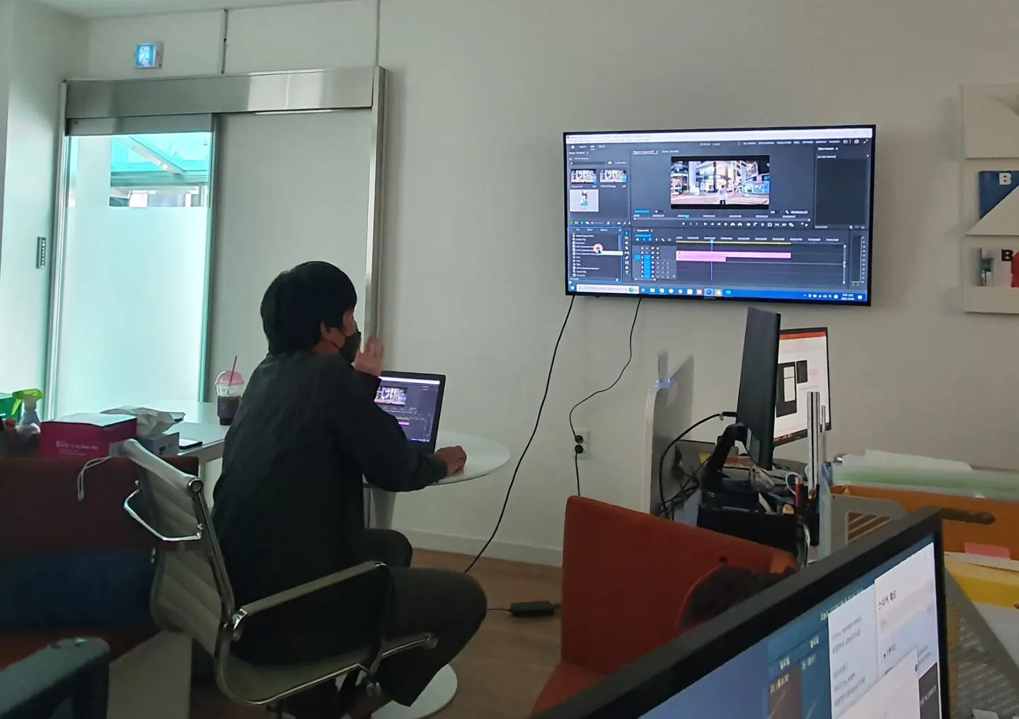 주트라이앵글 강사 12년 고객 맞춤 영상 편집 촬영 제작 Yourday 숨고 숨은고수