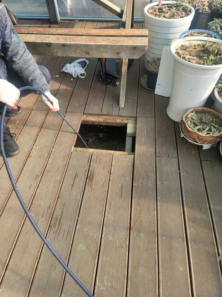 오수배관막힘으로 고압세척작업 깨끗한배관종합설비 씽크대막힘 하수구막힘 숨고 숨은고수