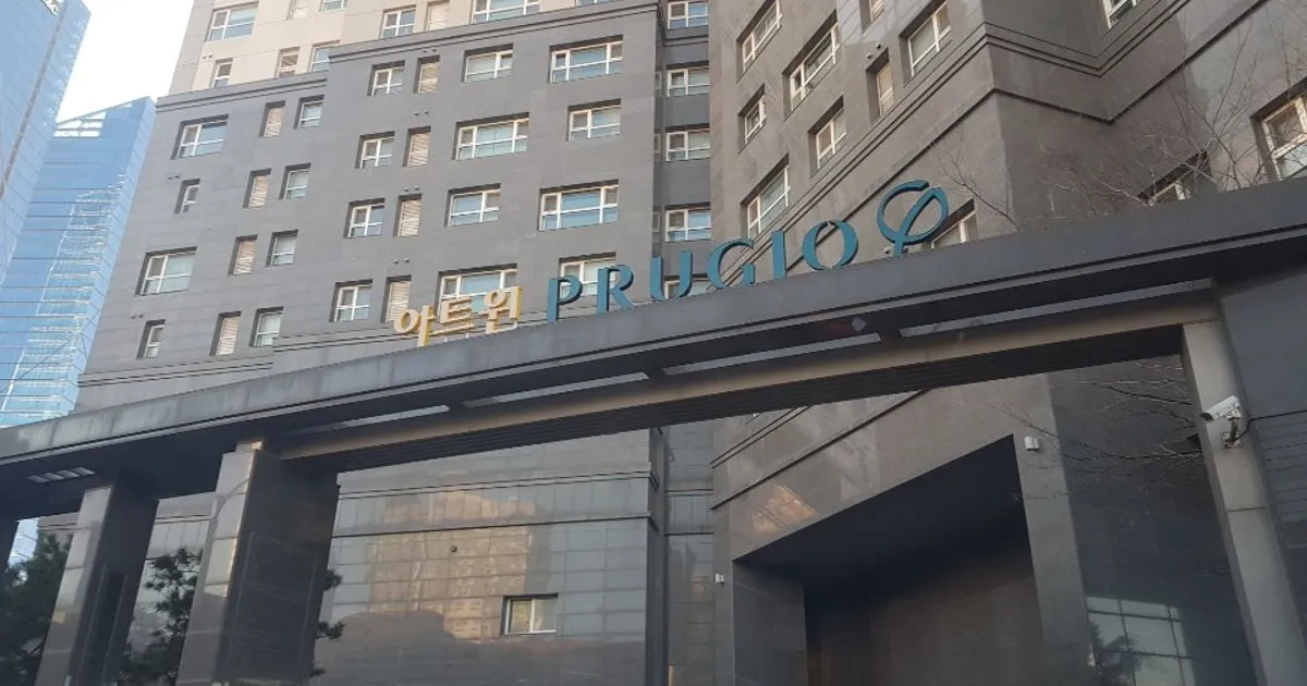 송도 아트원 푸르지오 58층 유리창 청소 마마홈코팅 경기북부점 유리창 청소미세방충망롤방충망 숨고 숨은고수
