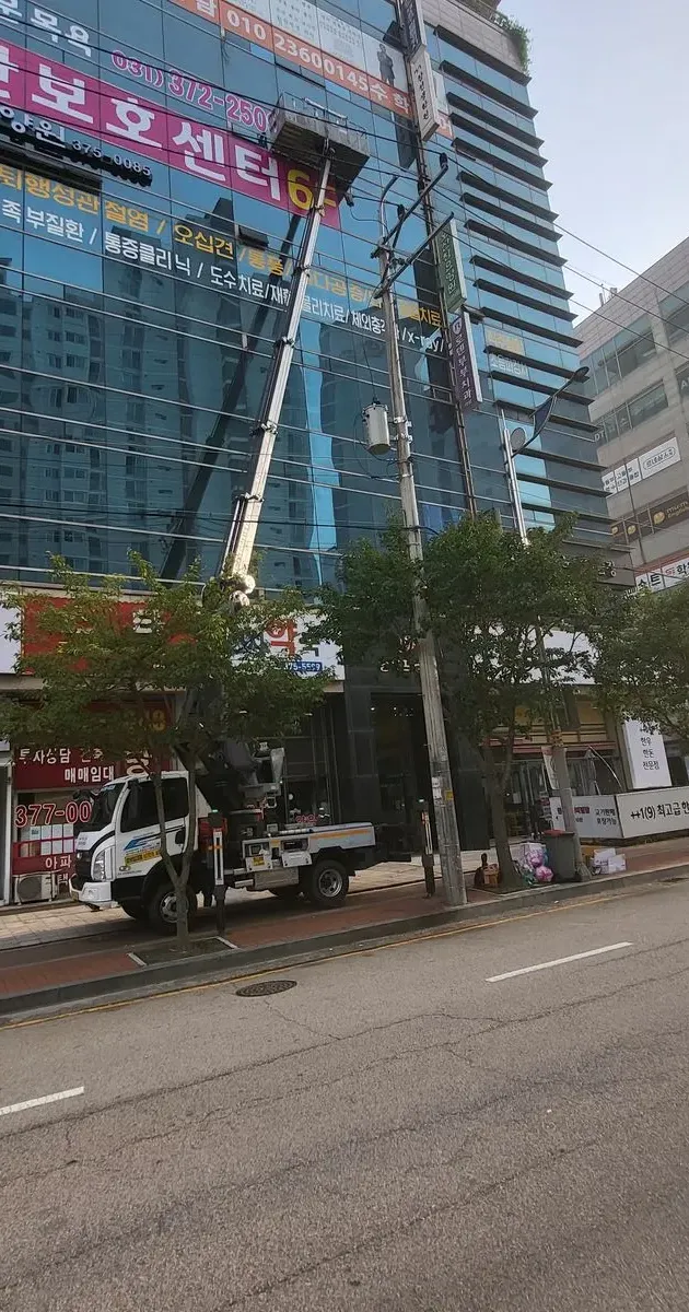 오산시 상가건물 유리교체작업 수원스카이차 쎈스카이 숨고 숨은고수