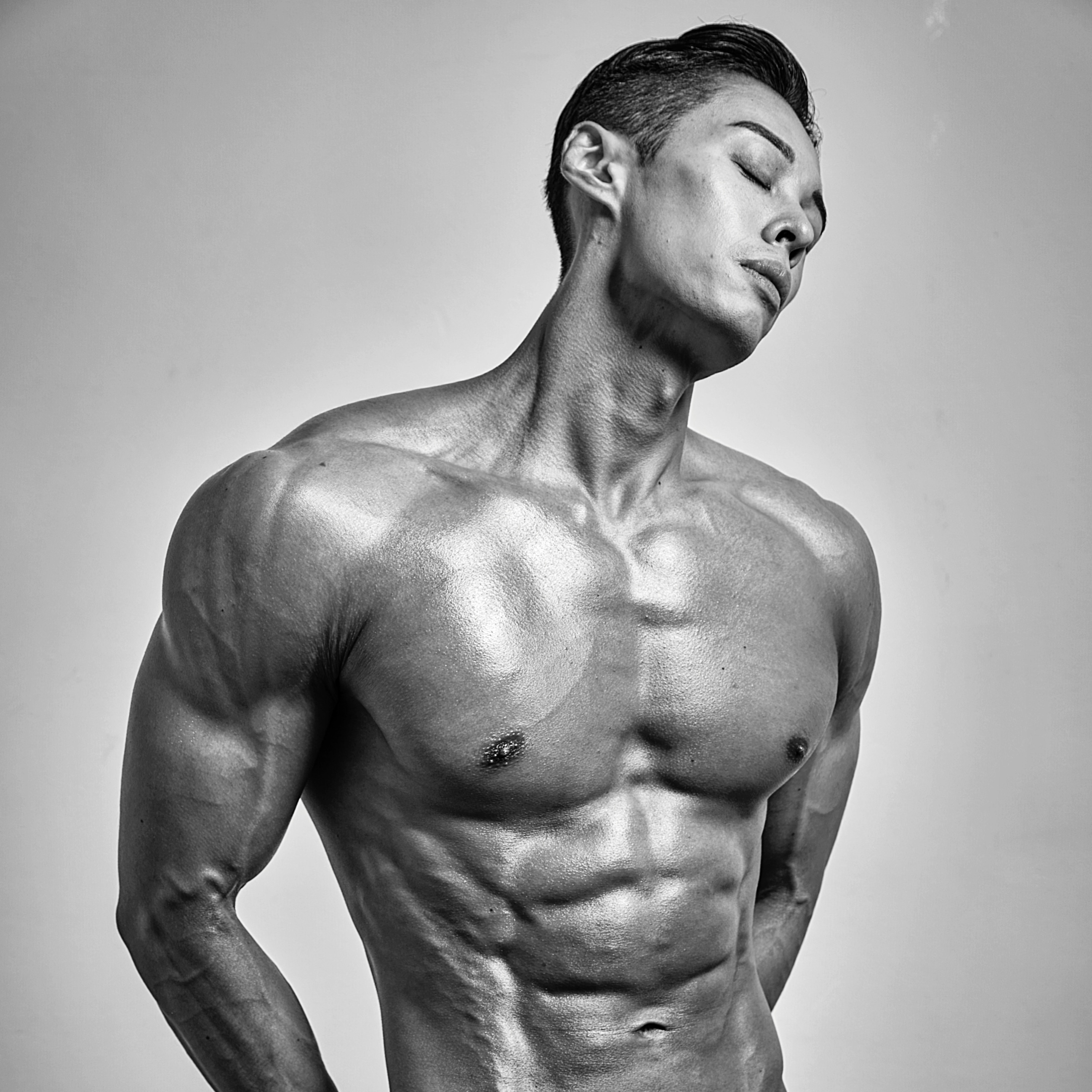 Strong Body, Mind, Results / 우인수 - 숨고, 숨은고수