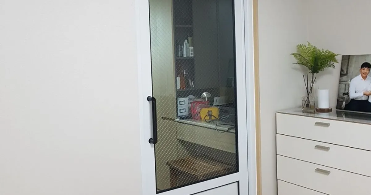스윙 싱글 도어입니다 문기민 숨고 숨은고수