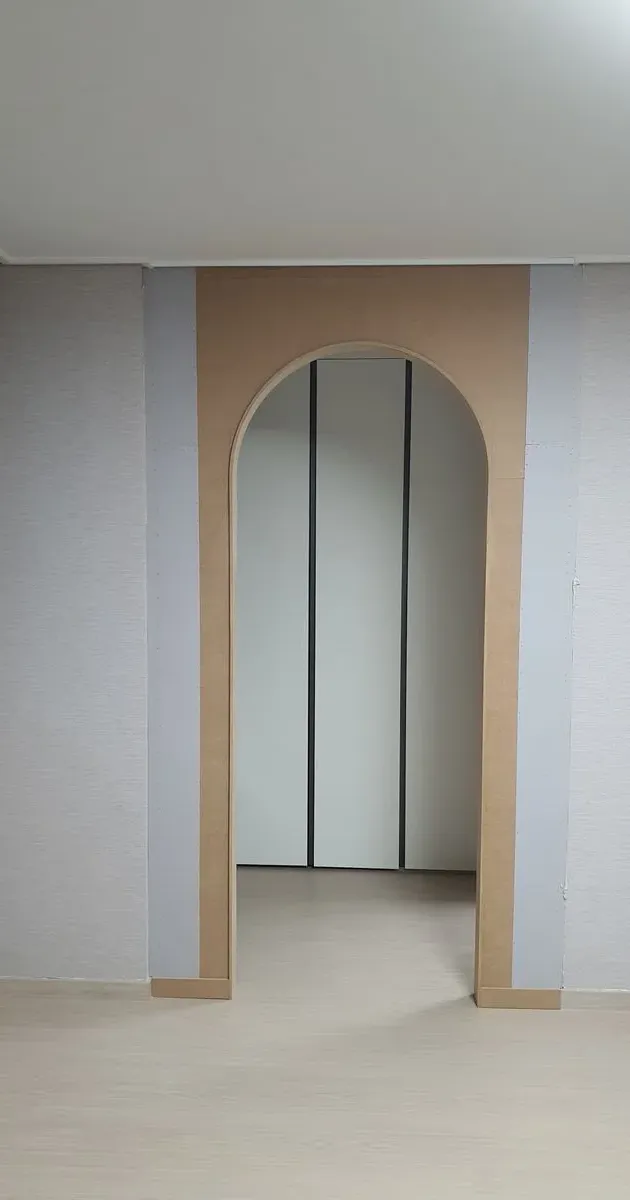 아치게이트 천장평탄천장 간접등박스 나무 숨고 숨은고수