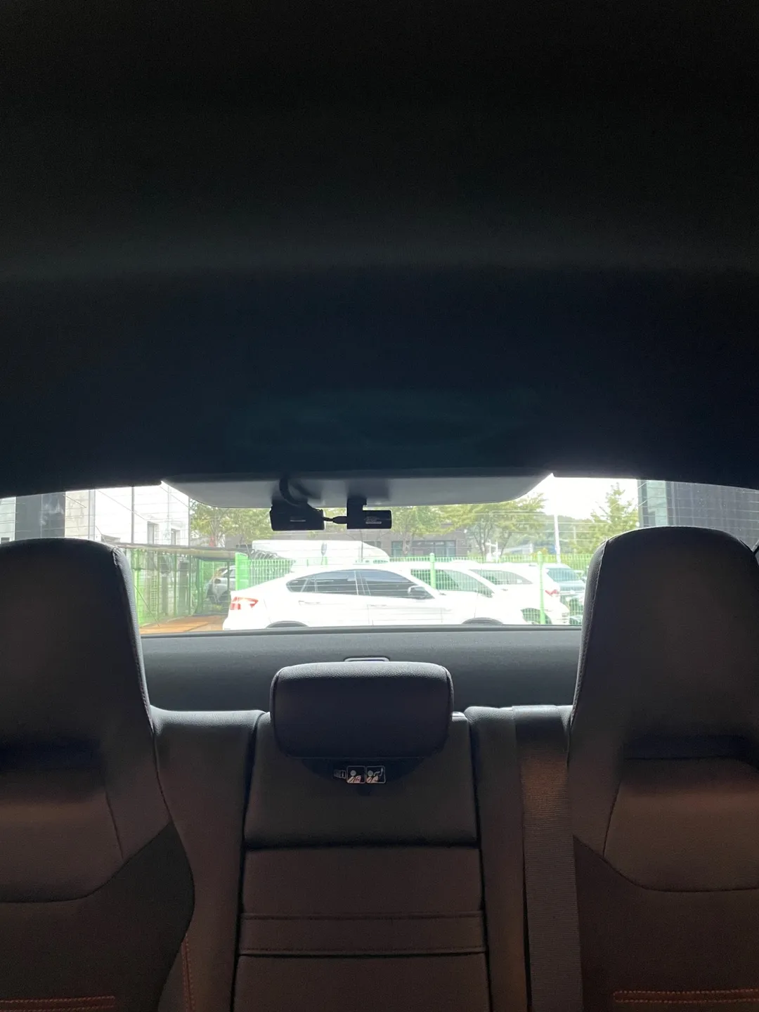 벤츠 Cla250 아이나비 블랙박스 보조배터리 장착 메테오틴트 숨고 숨은고수