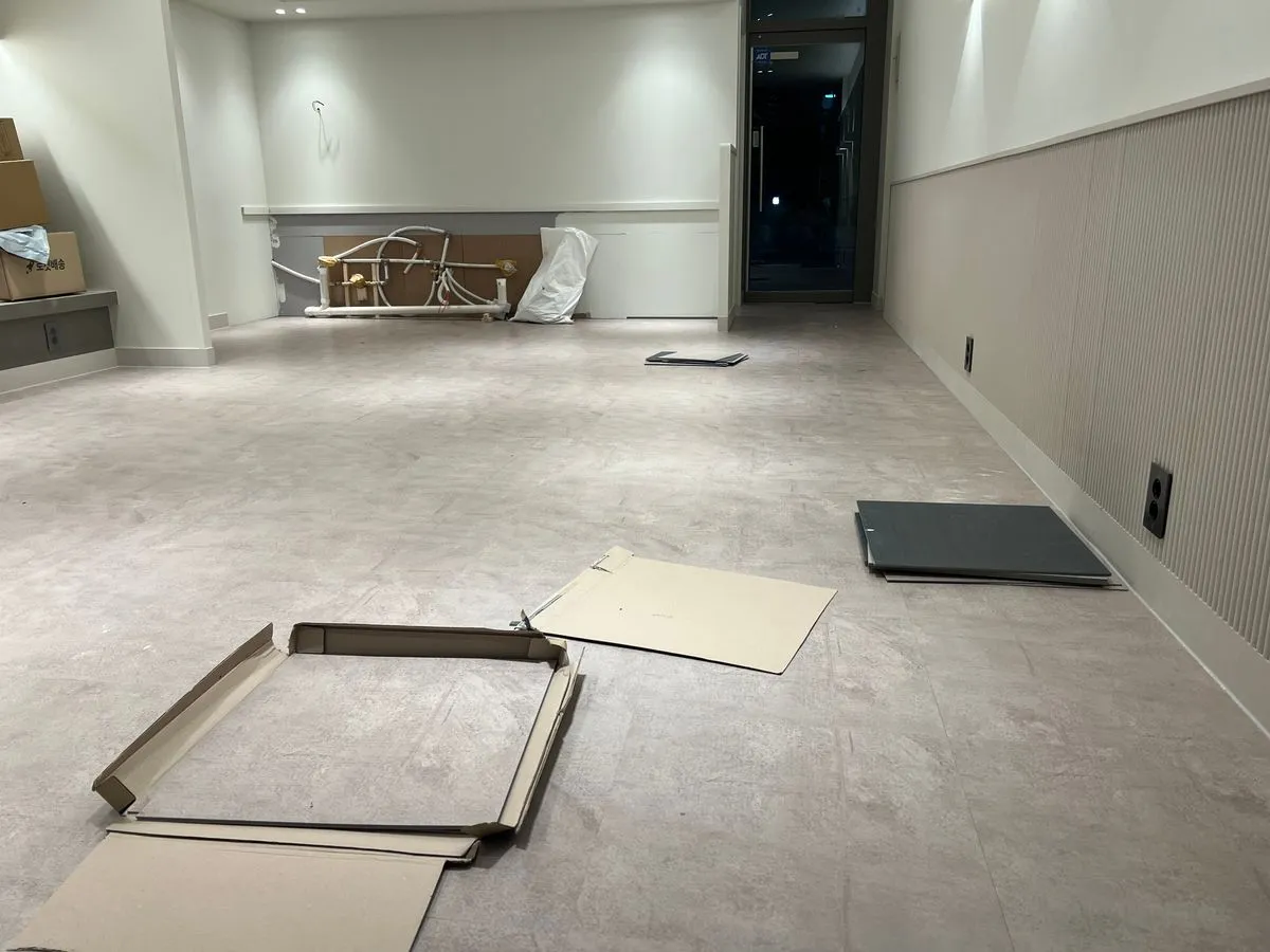 데이롱 카페 데코타일 공사 청년장판 숨고 숨은고수