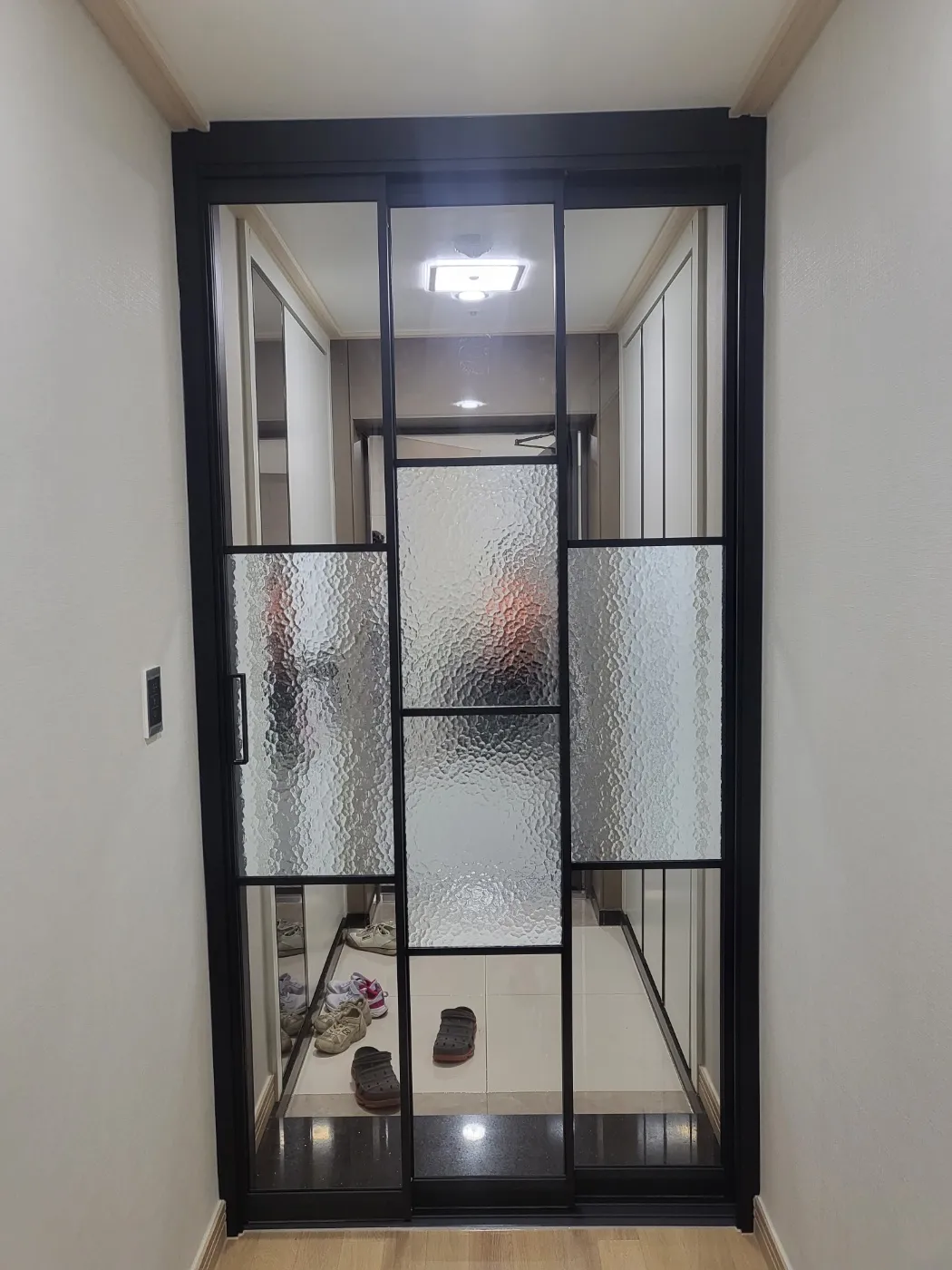 트렌디한중문 모던도어 숨고 숨은고수