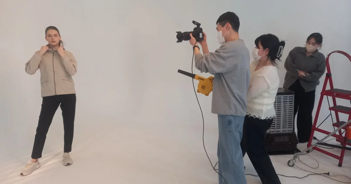 코웰패션 아웃도어 룩북 촬영 루비의 영어 순차수행통역 숨고 숨은고수