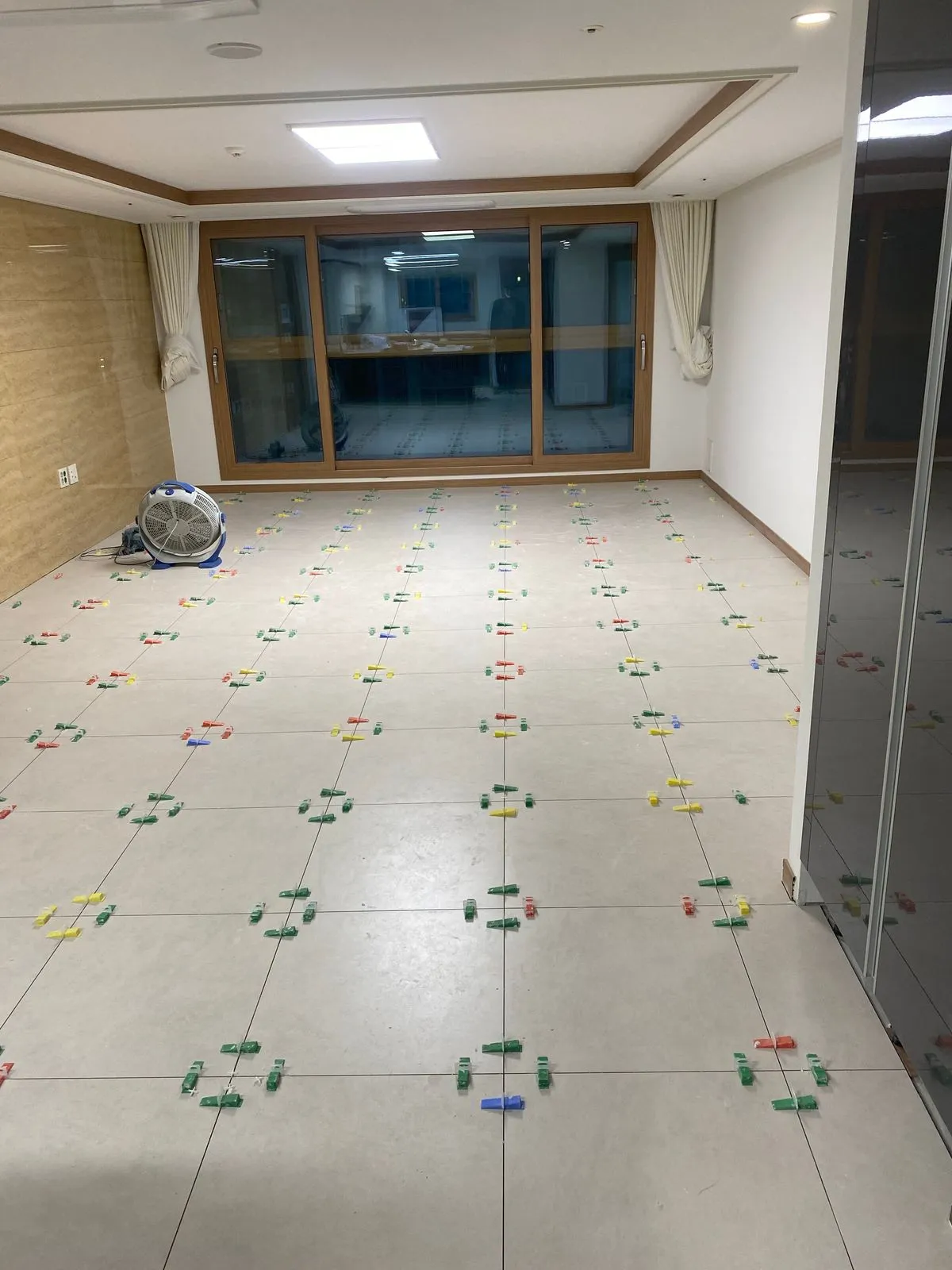 거실포세린타일 포세린폴리싱전문 네모타일 숨고 숨은고수