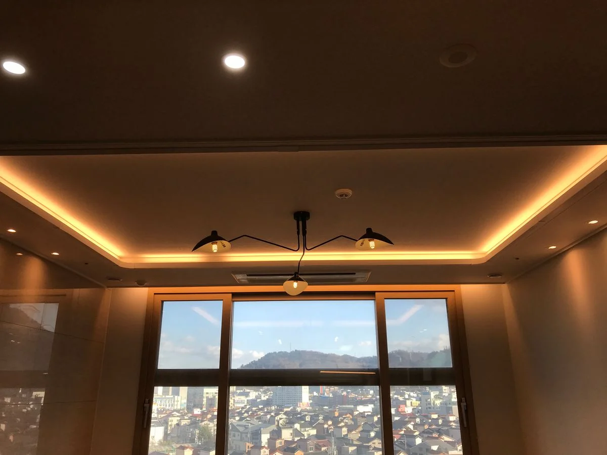 우물천정 조명 및 거실 간접조명 시공 커튼 박스 고승환 숨고 숨은고수