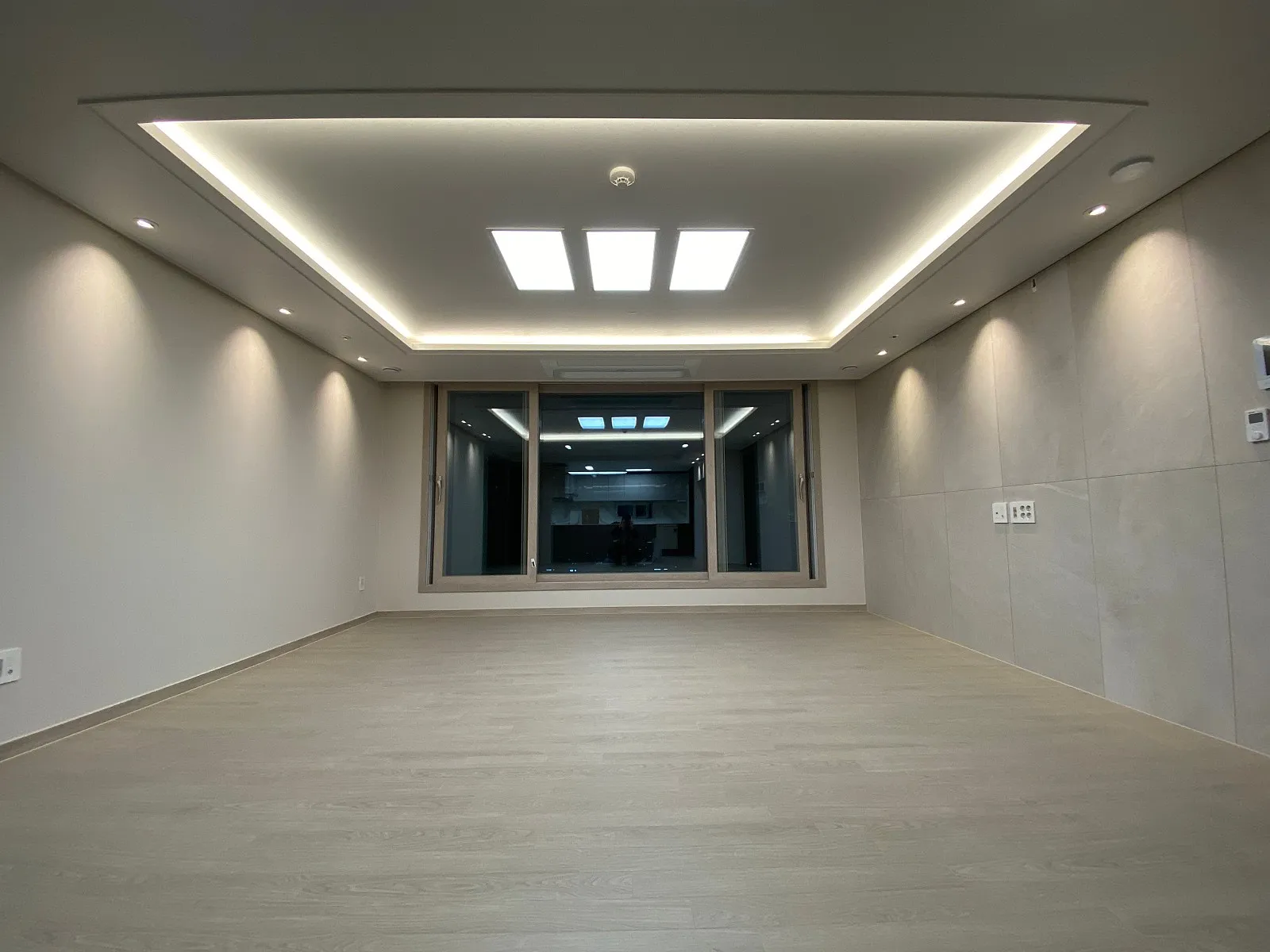 우물 조명 시공 사례 무드온벽걸이tvled간접조명콘센트증설실링팬 숨고 숨은고수