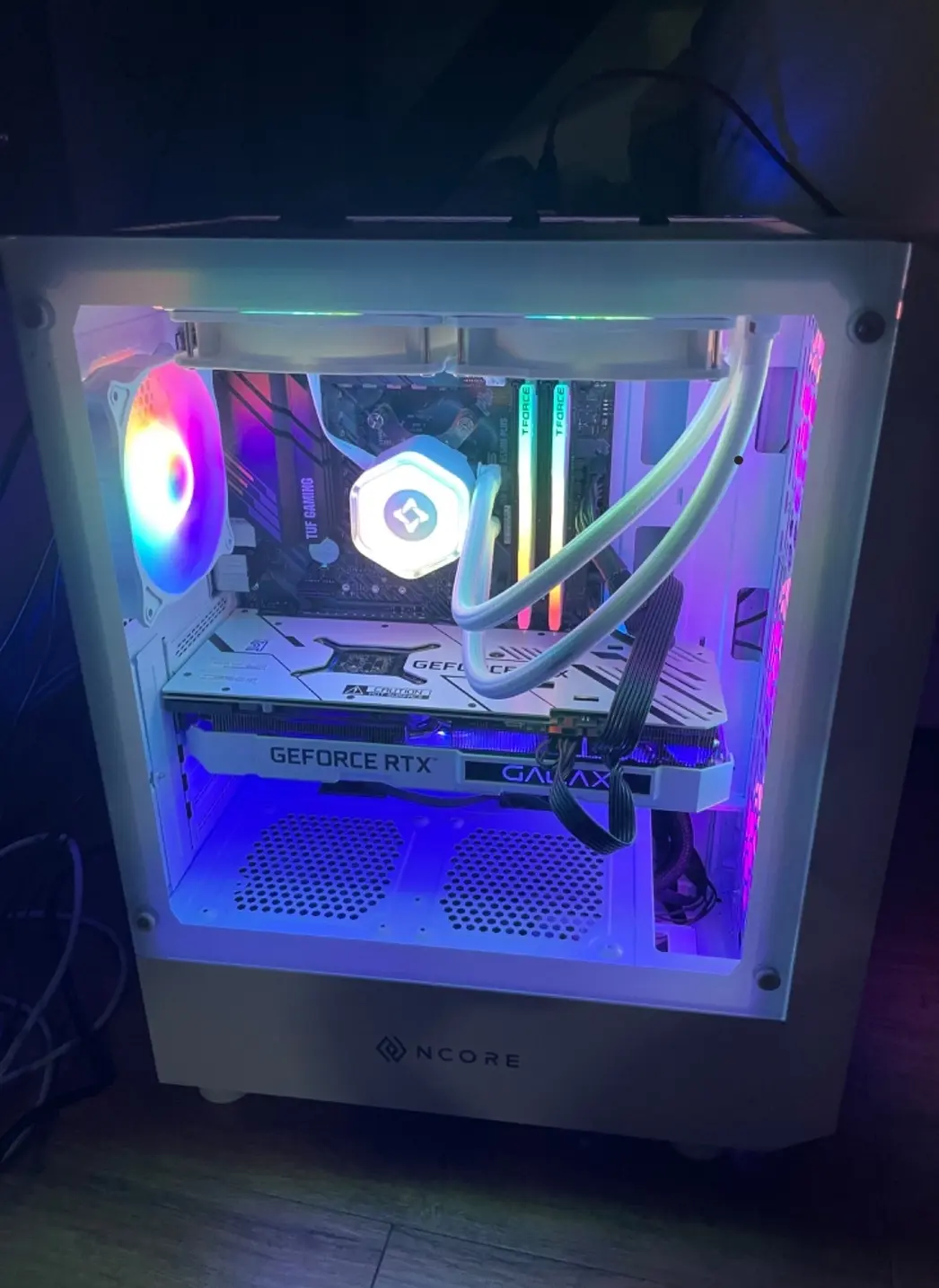 최근조립한컴퓨터사진들 / 정다인 - 숨고, 숨은고수