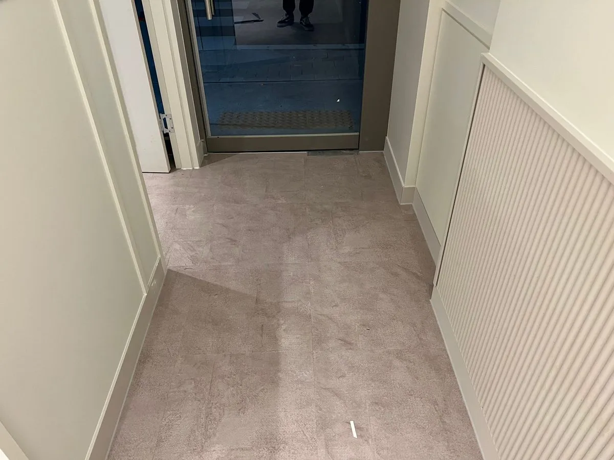 데이롱 카페 데코타일 공사 청년장판 숨고 숨은고수