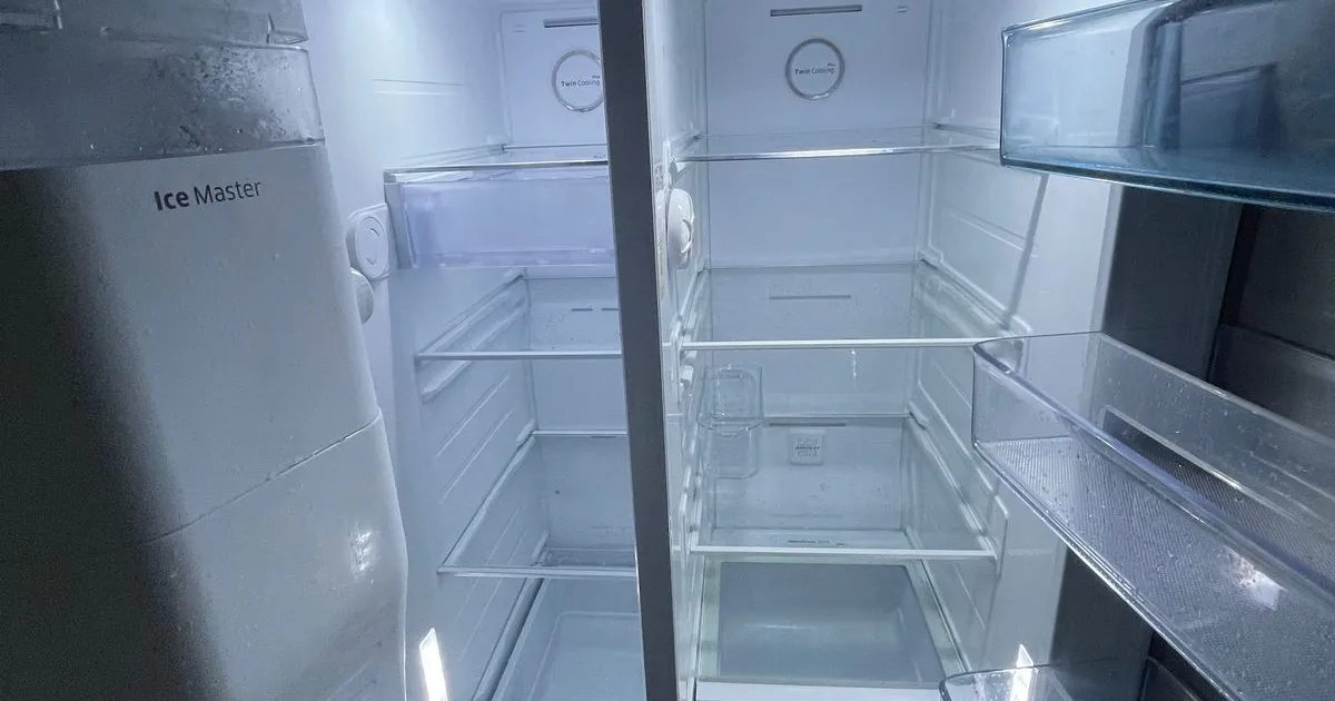 냉장고 새것으로 만들기 뽀송뽀송 유리창 곰팡이 냉장고 소파 스팀 생활청소서비스 뽀송송 숨고 숨은고수