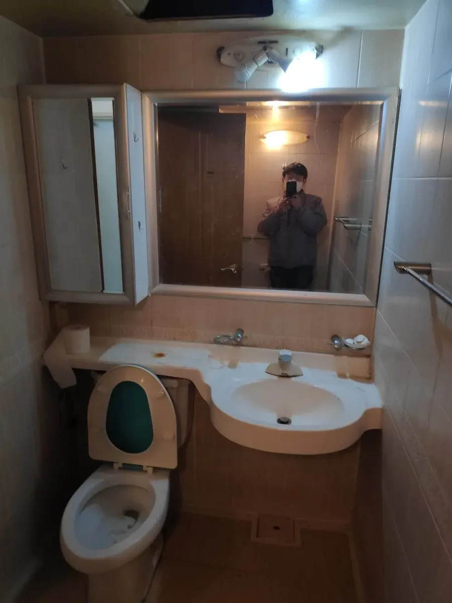 Ubr 욕실 세면대양변기천장 철거시공 새론바스 숨고 숨은고수