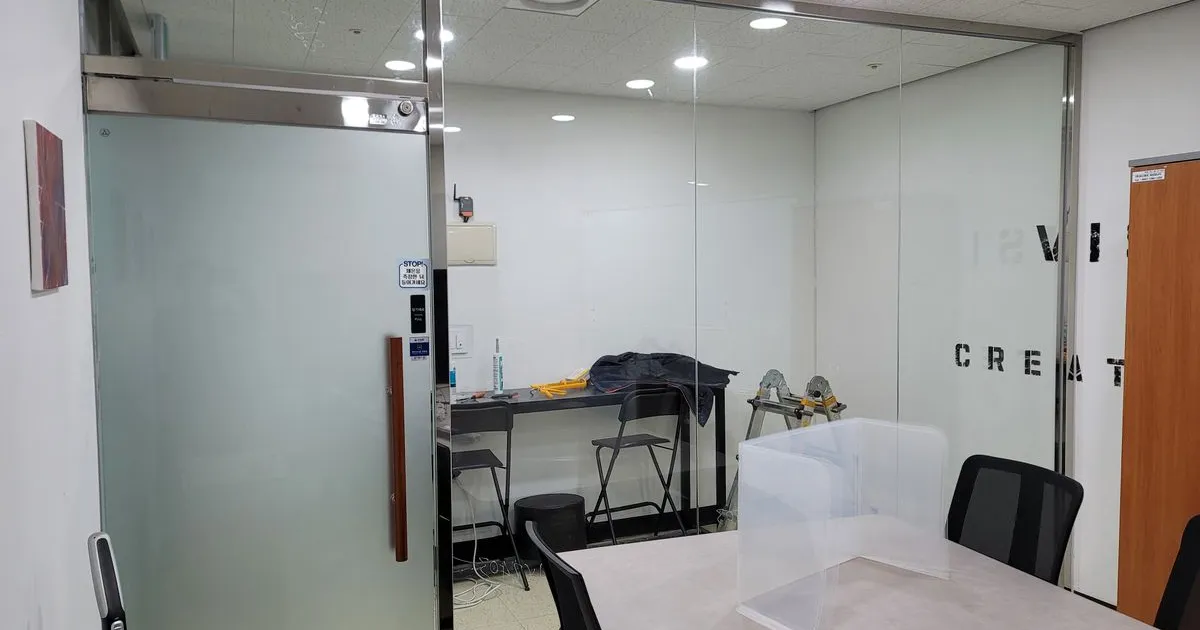 대전 둔산동 회의실 유리칸막이 시공 도어프랜드 숨고 숨은고수