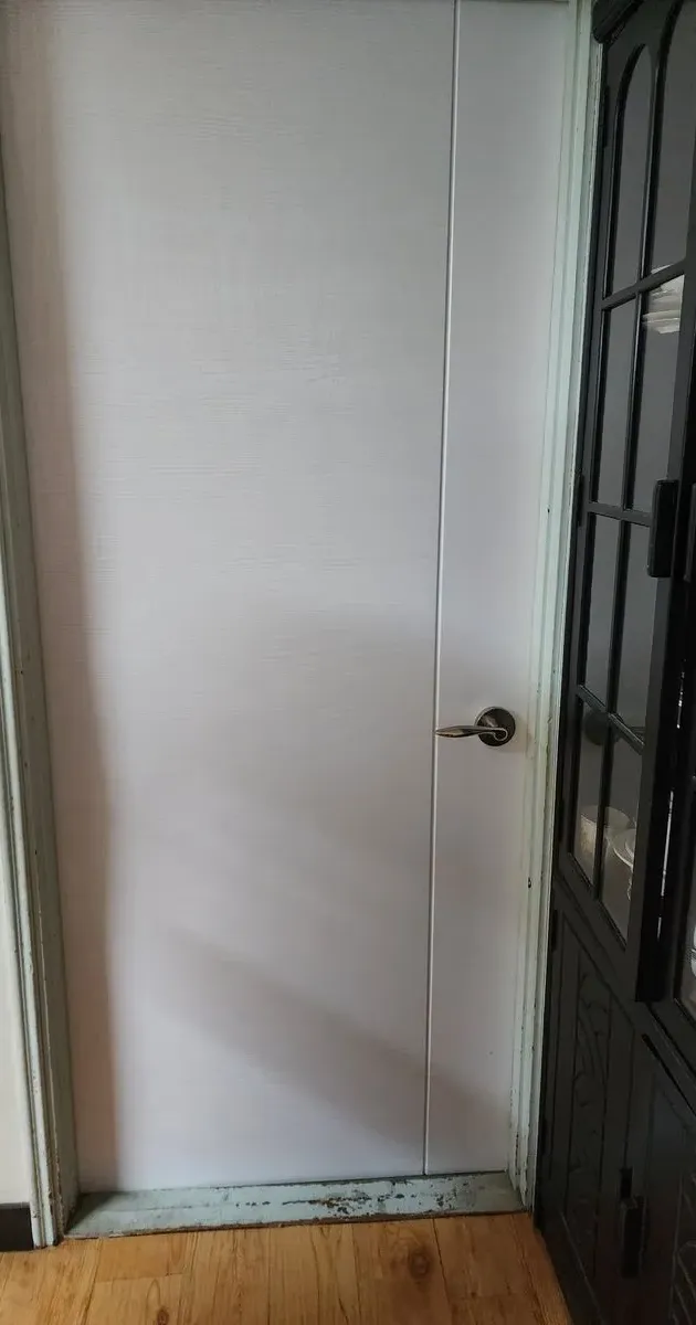 기존문이오래되어새로운문으로교체했습니다 예다지몰딩 도어 숨고 숨은고수