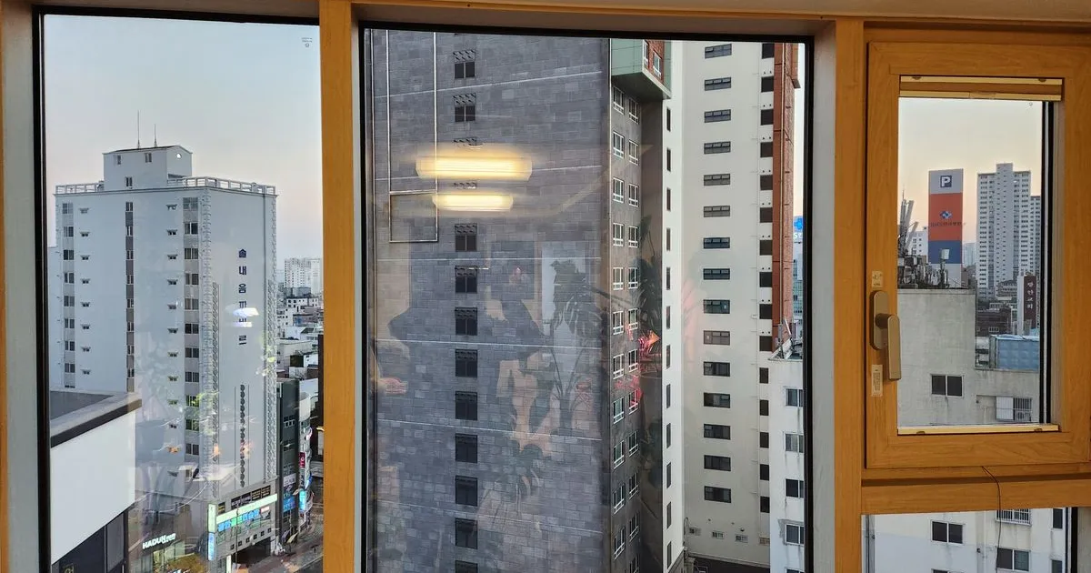 부산 수영구 힐탑더블시티 유리창 청소 관리 장찬종 숨고 숨은고수