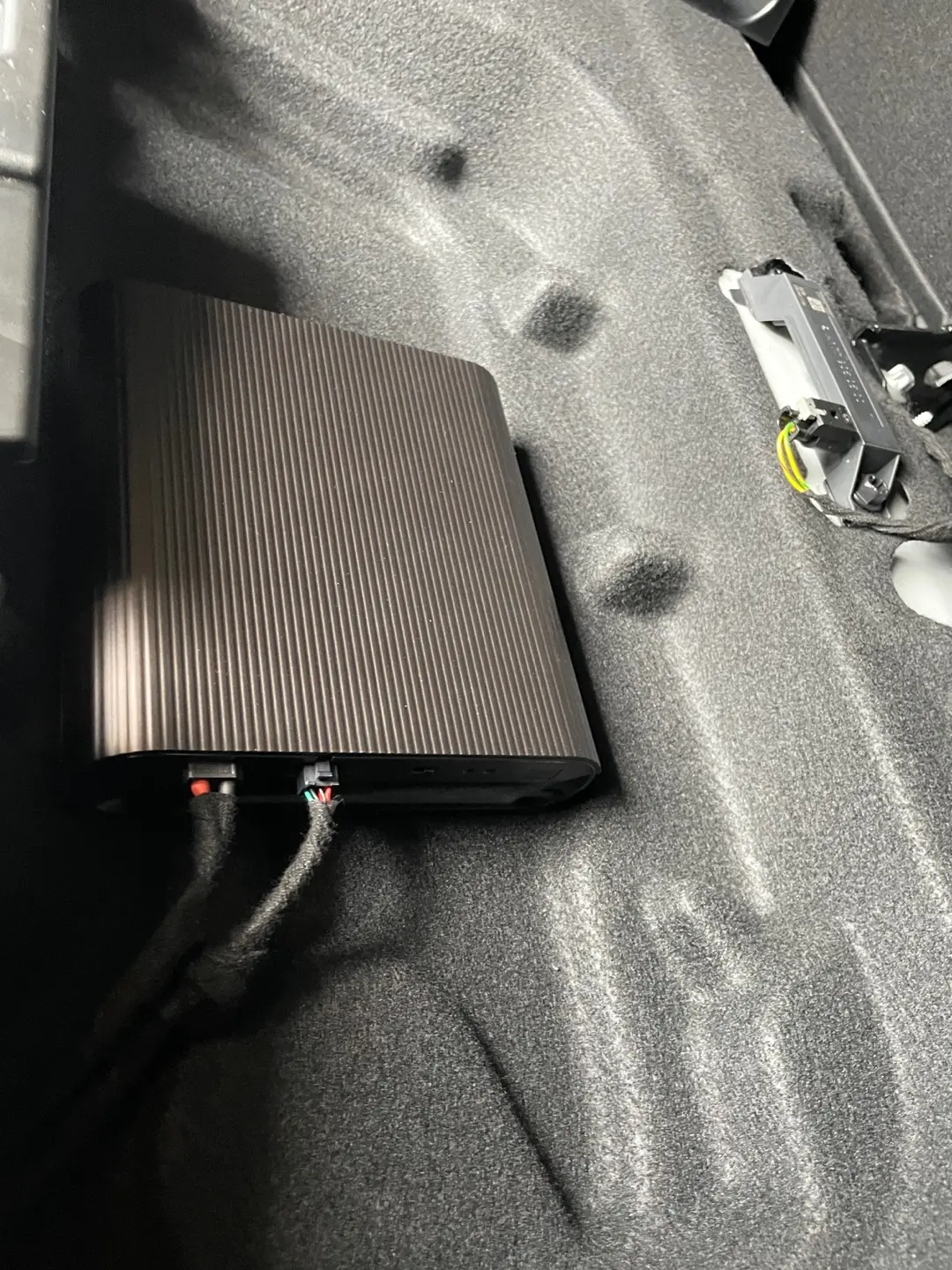 벤츠 Cla250 아이나비 블랙박스 보조배터리 장착 메테오틴트 숨고 숨은고수