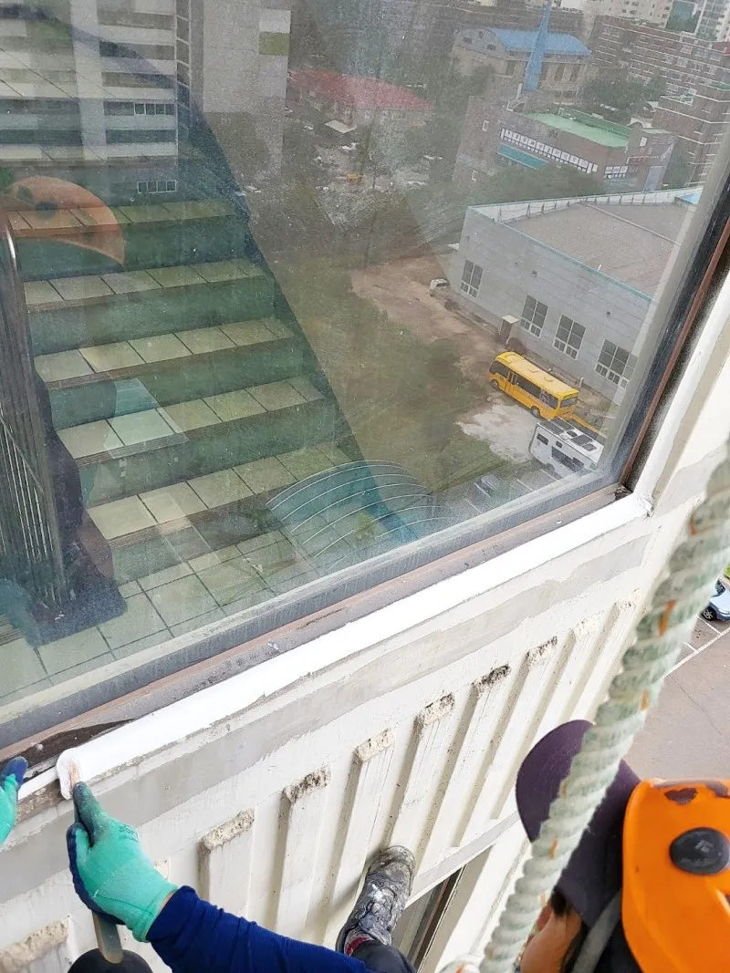 인천 연수동 아파트 공용창 시공 명품코킹 숨고 숨은고수