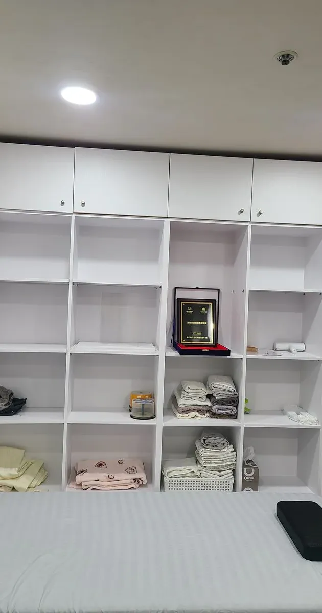 삼성동 이비인후과 책장 및 수납장 필름시공 리안종합인테리 숨고 숨은고수