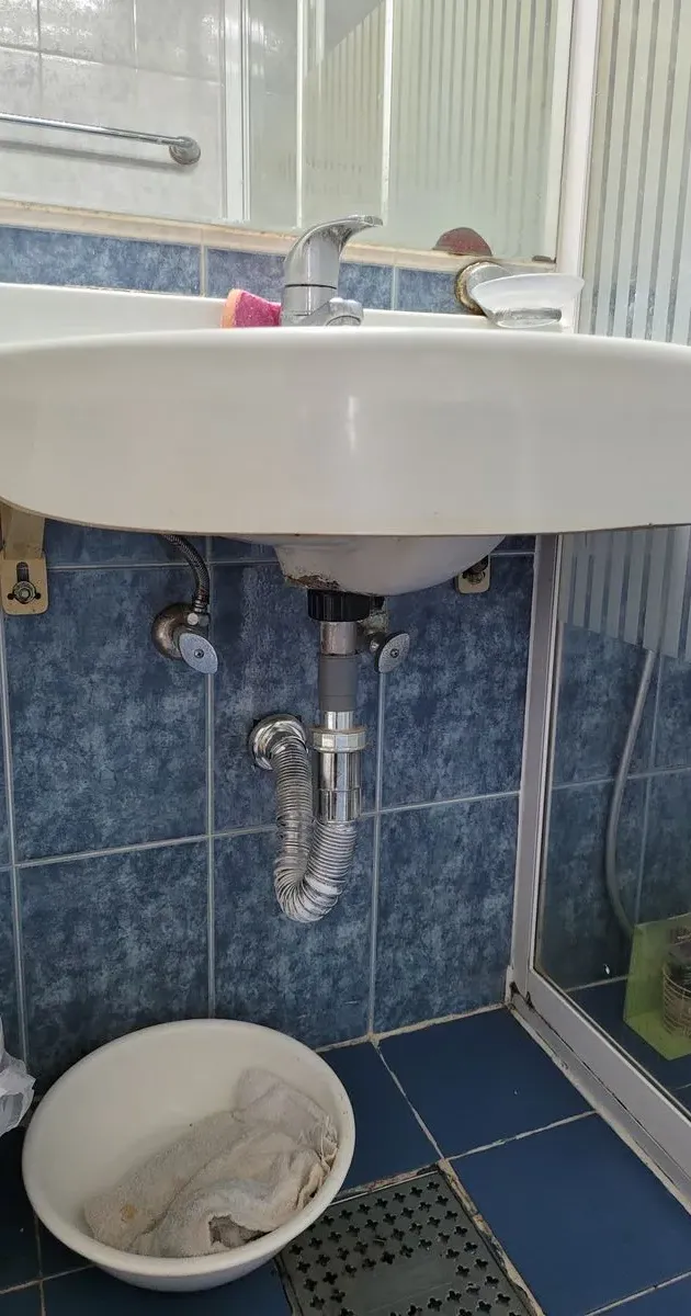 부모님댁 세면대배수관 교체로 알아보다가 연락드렸는데 젊은사장님이 세심하고 꼼꼼하게 시공해주시고 비용도 합리적으로 받으셨어요 구입해오신 부품도 엄청 고급이었고 폐수