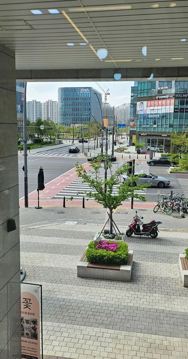 시간도 너무 빠르게 잘해주시고 완성도도 너무 좋았습니다 작업도 깔끔하게 해주셔서 유리가 없는 줄 알았어요 숨고 숨은고수