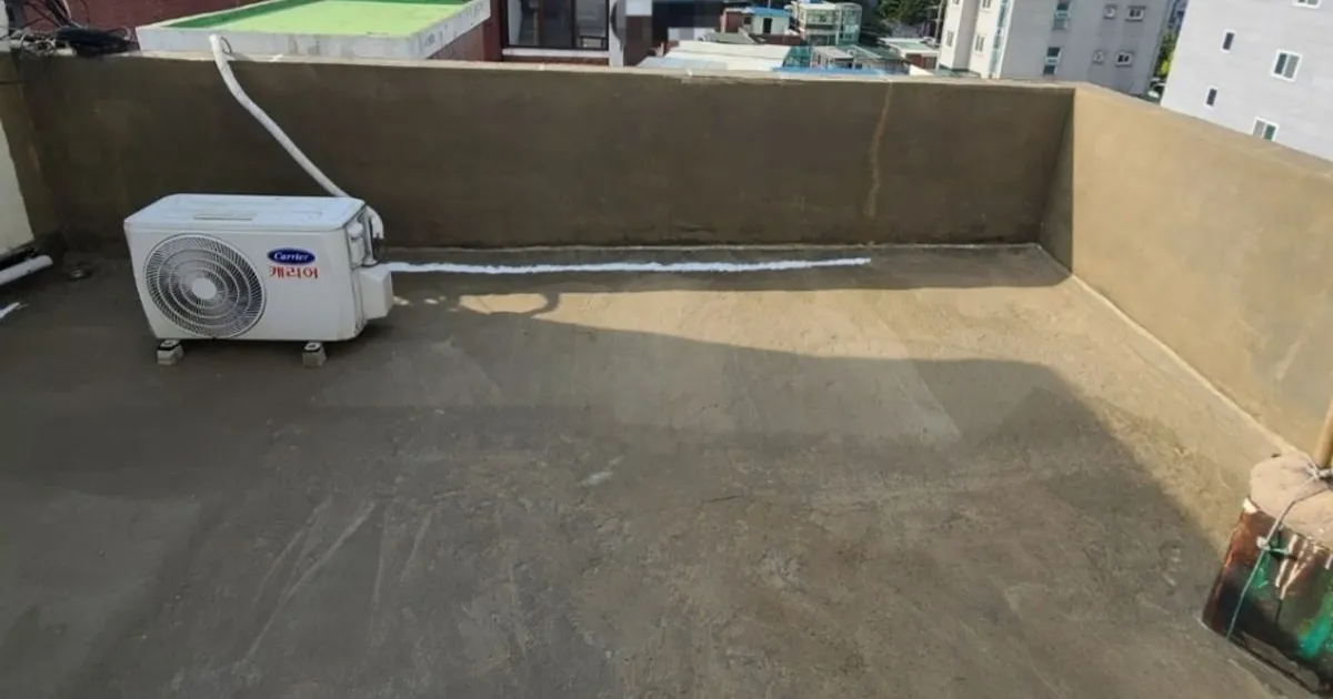 구옥에다 기존 작업이 잘못돼있어 쉬운 상황은 아니었는데 상담부터 친절하고 자세하게 설명해주셔서 믿고 맡기게 되었습니다 첫 방문때 사이즈 재서 견적서 내주셔서 한번보고