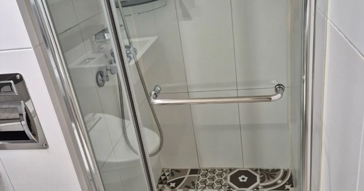 여러업체가 있었는데 신경써주시는 느낌이 들어서 계약하게되었습니다 전날 연락와서 미리 이것저것 물어보셨고 야무지게 해주셨습니다 에어컨 정도는 추가해서 이용하는 것도