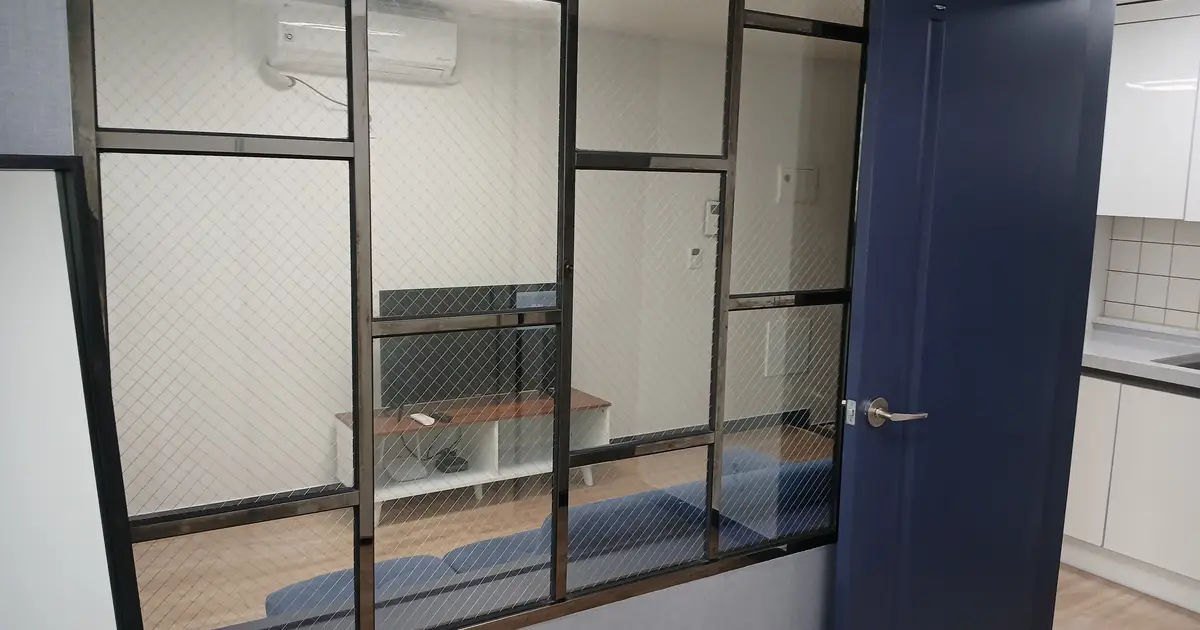 청소를 너무 세심하고 꼼꼼하게 잘해주시고 마무리하신후에 설명까지 너무 친절하게 해주시네요비용도 생각했던비용보다 훨씬 저렴하고요입주하는집이 환해졋네요아주