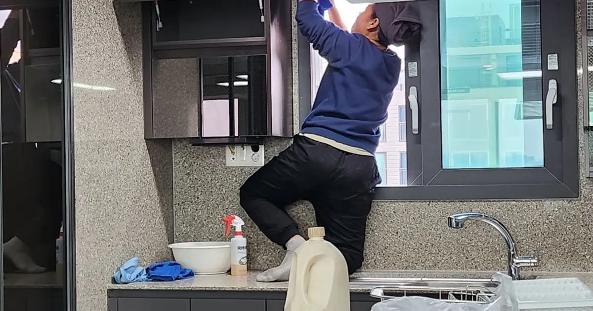 팀장님과 이모님 고생하셨습니다 꼼꼼하게 해주신게 맘에 들었어요 감사합니다 숨고 숨은고수